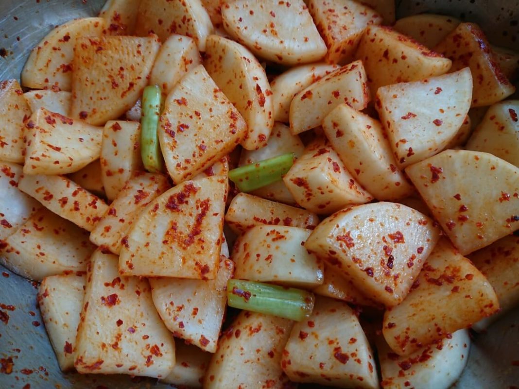 美味しい自家製カクテキのレシピ。大根の食感をアップ＋水っぽくならないコツ | カライチ